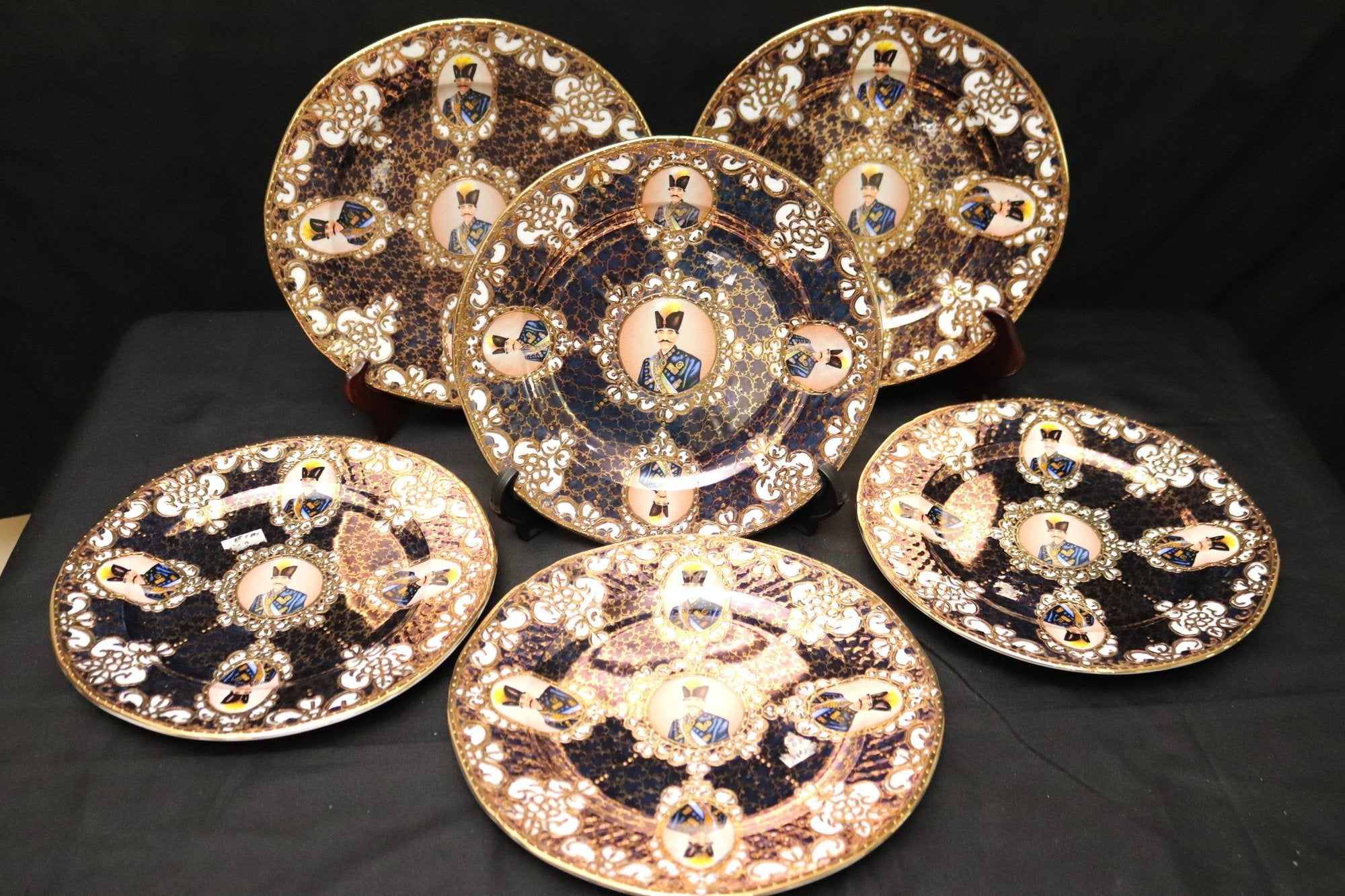 Understanding Porcelain: A Tale of Two Traditions – Redleaf